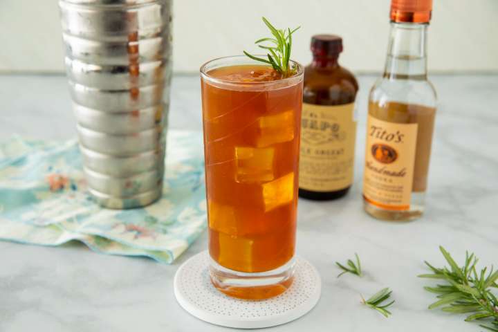 Peach Tea Cocktail Recipe - Luzianne Tea