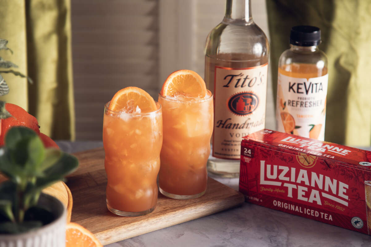 Porch Sipper Sweet Tea Cocktail Recipe – Luzianne® Tea