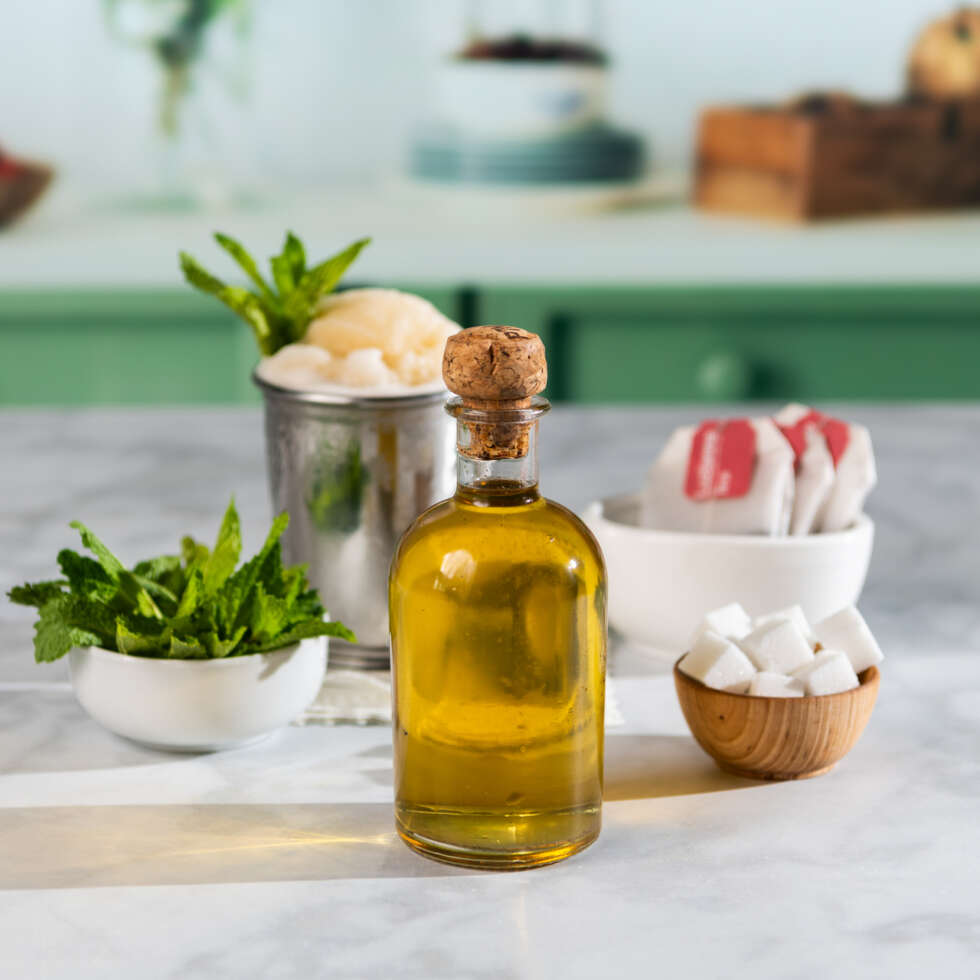 Hot Holiday Spiced Tea Recipe - Luzianne Tea