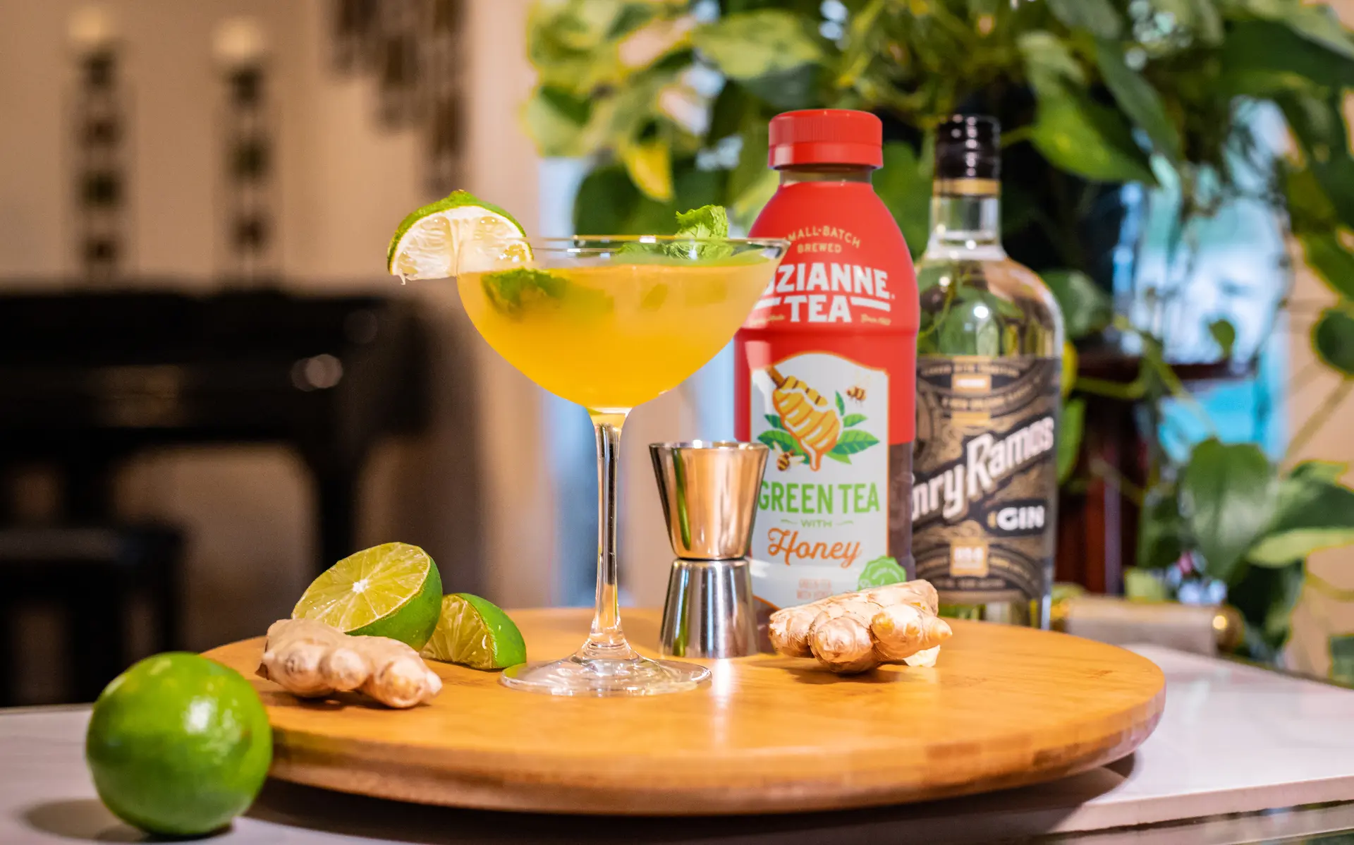 Manhattan on the Mississippi Sweet Tea Cocktail Recipe – Luzianne® Tea